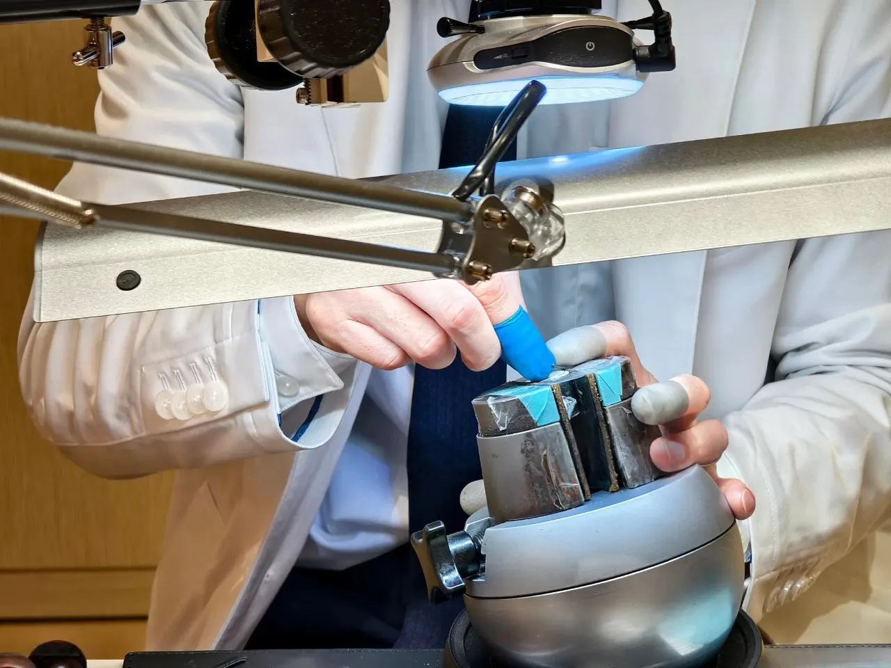 Best Stone Setting Tools for Professional Jewelers